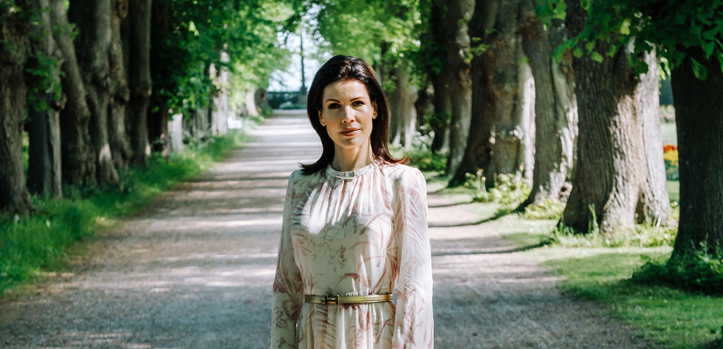 Lernen Sie Helle Reedtz-Thott kennen, die Baroness des Schloss Gavnø ...